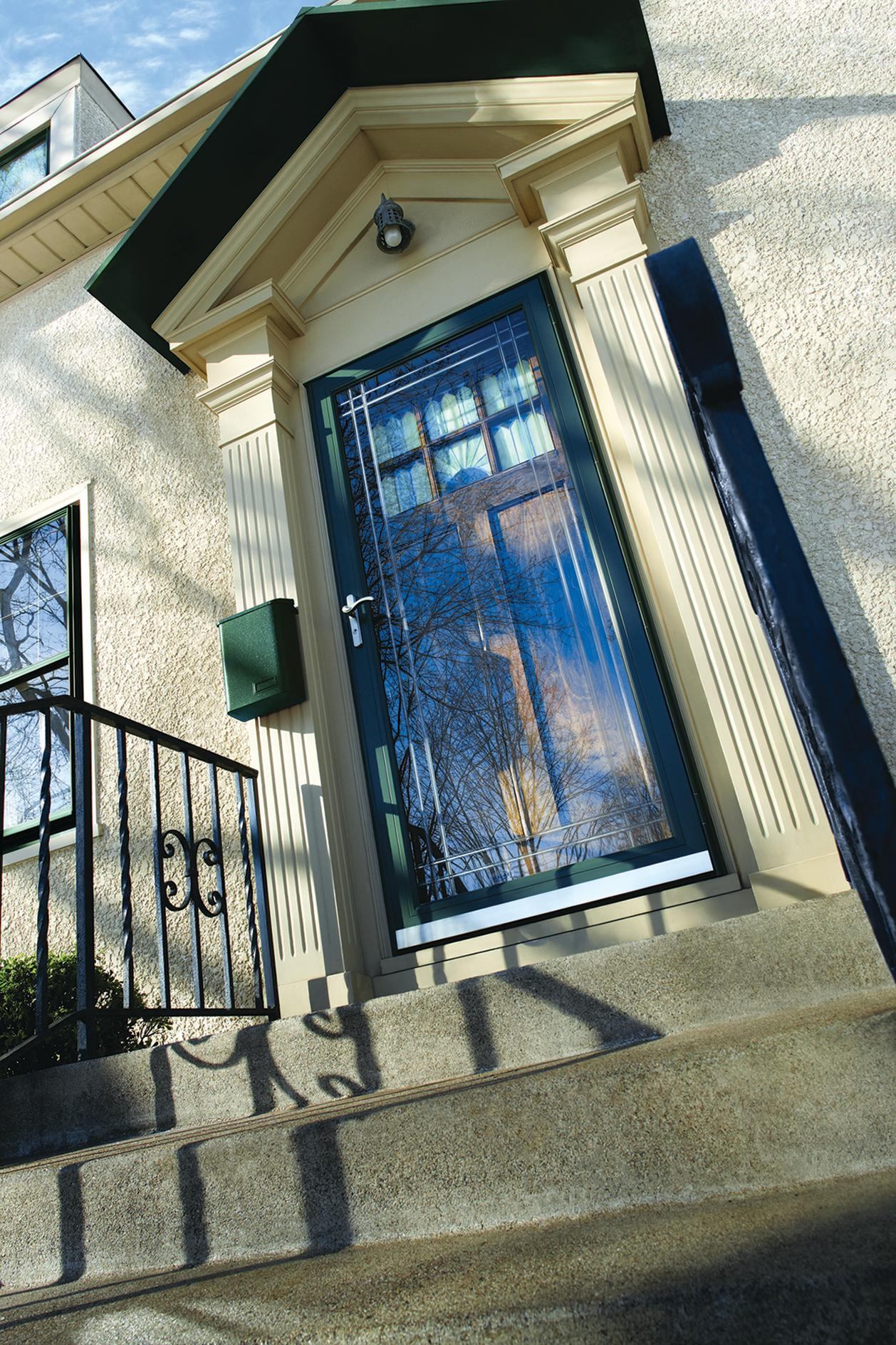 No-Hassle Storm-Door