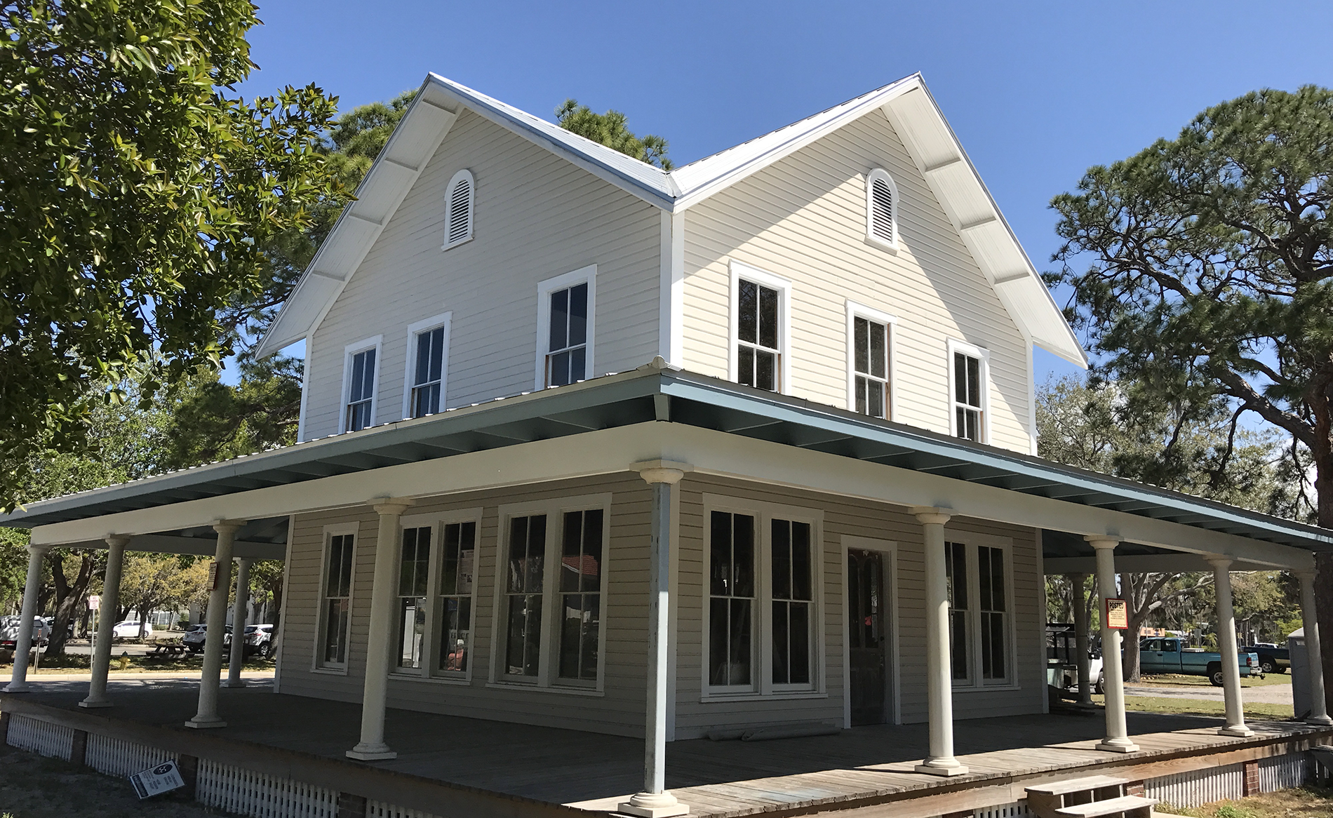 A Common-Sense Design to Create Durable Overhangs