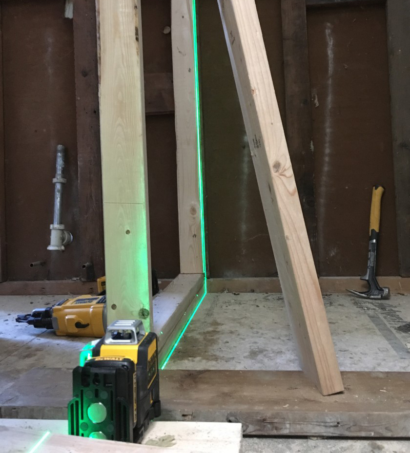Light ‘Em Up! Hands On With DeWalt’s Green 3-Beamer