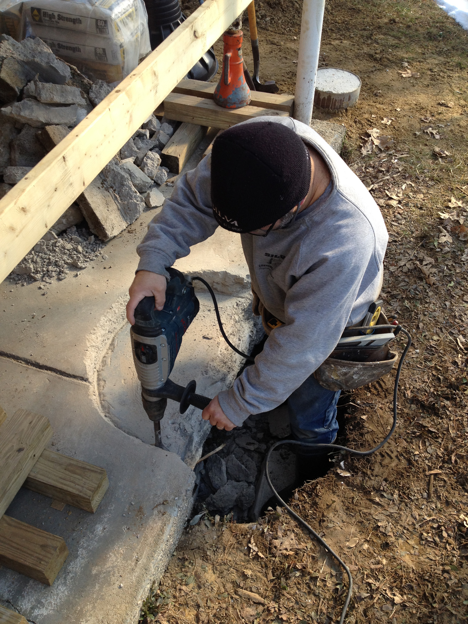 Wide Base Footings for a Wet Site