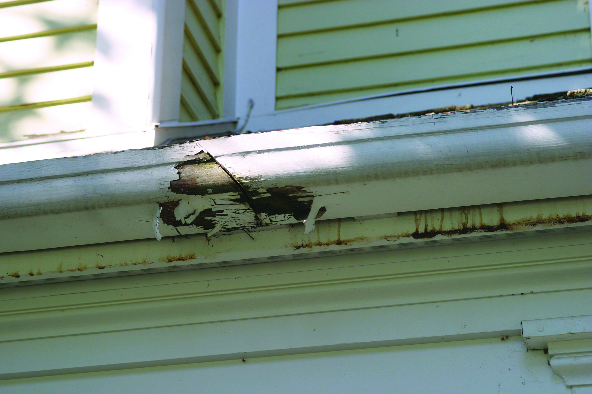 Fiberglass Wood-Replacement Gutters