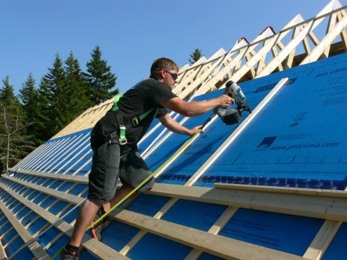 Enclosing and Strapping a Passive House Roof