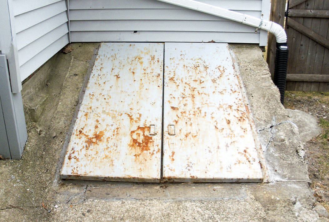 Replacing a Bulkhead Door