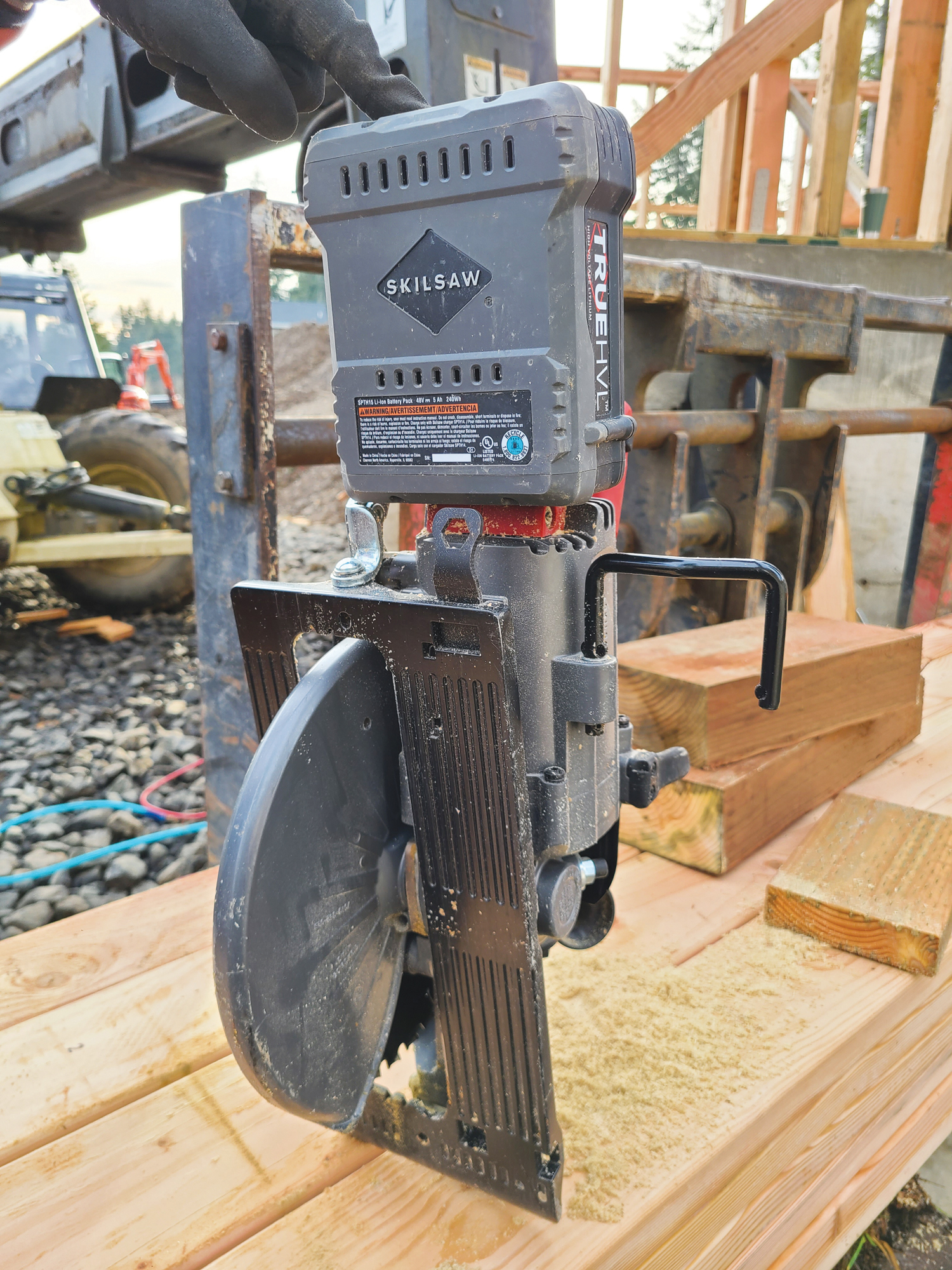 Skilsaw 10¼-Inch Cordless Beam Saw