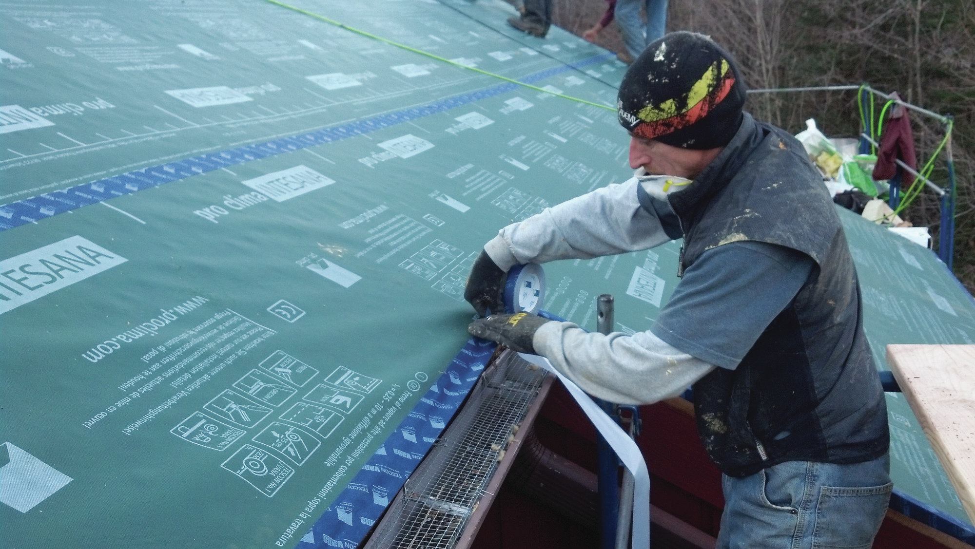 Full-Coverage Ice Barrier