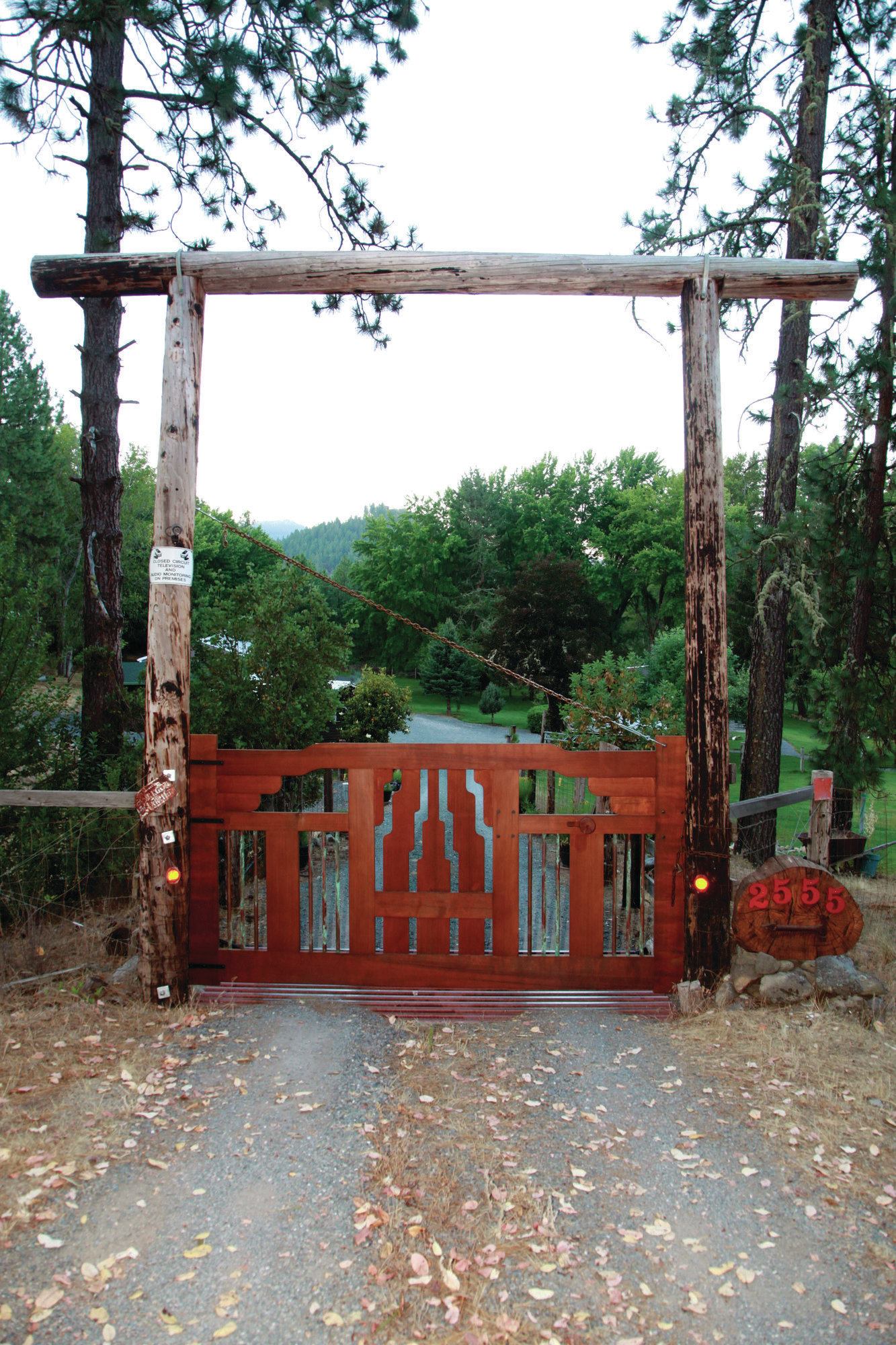 Craftsmanlike Gate