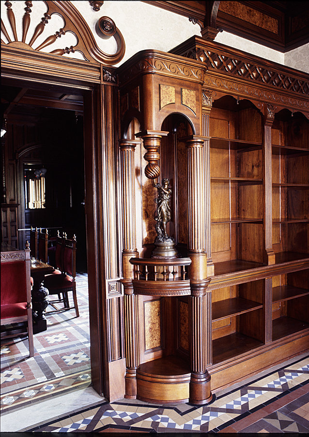 A Look at Traditional Trim Designs