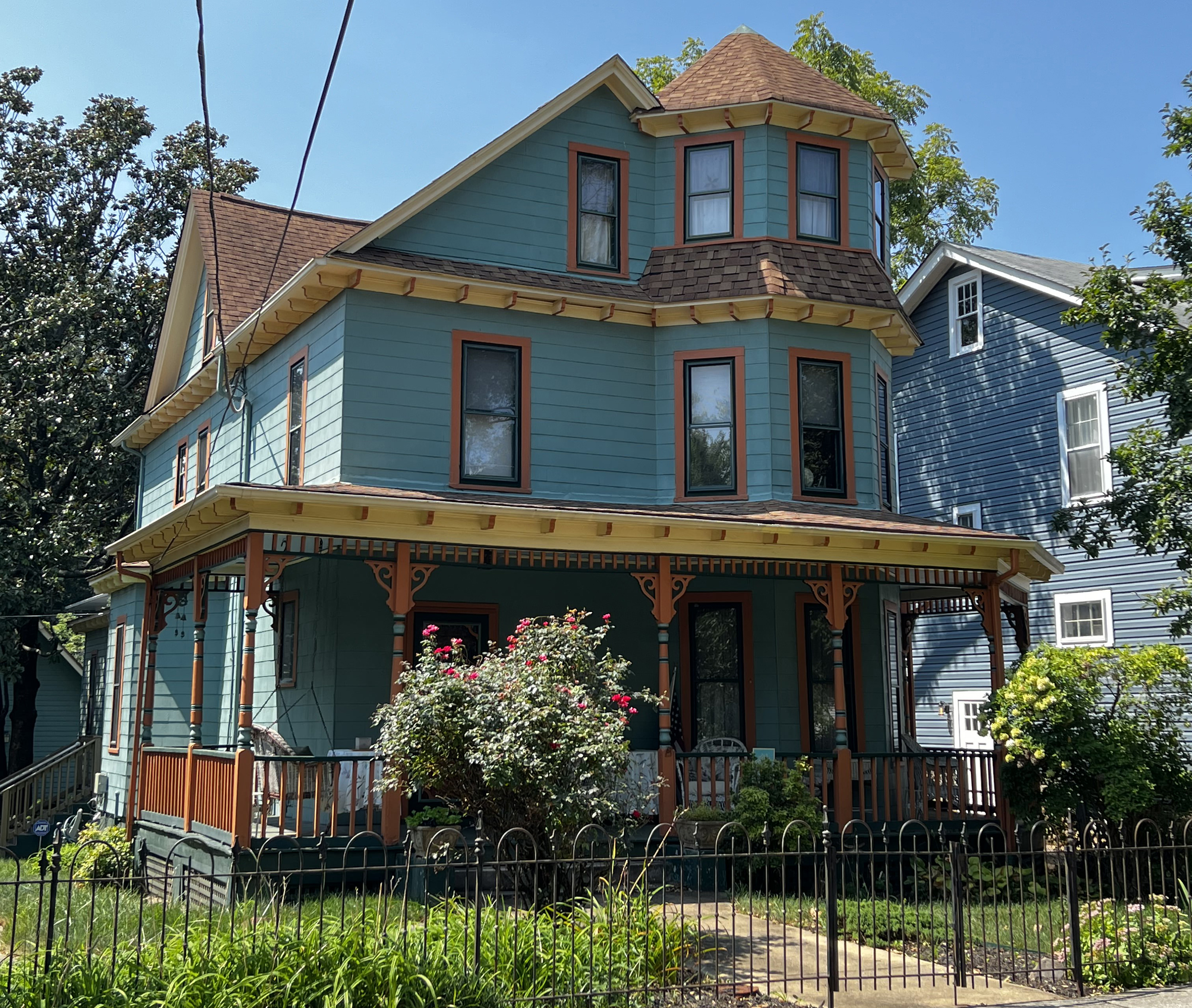 Queen of Zero: A Modern Interpretation of the Victorian Porch