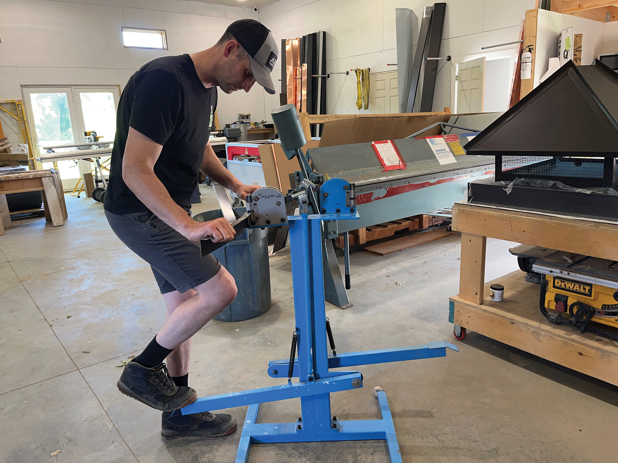 Standing Seam for a Circular Turret