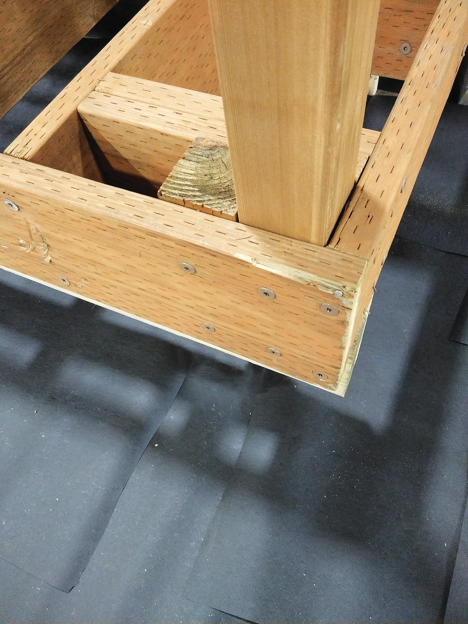 Connecting Guard Posts to Deck Frames