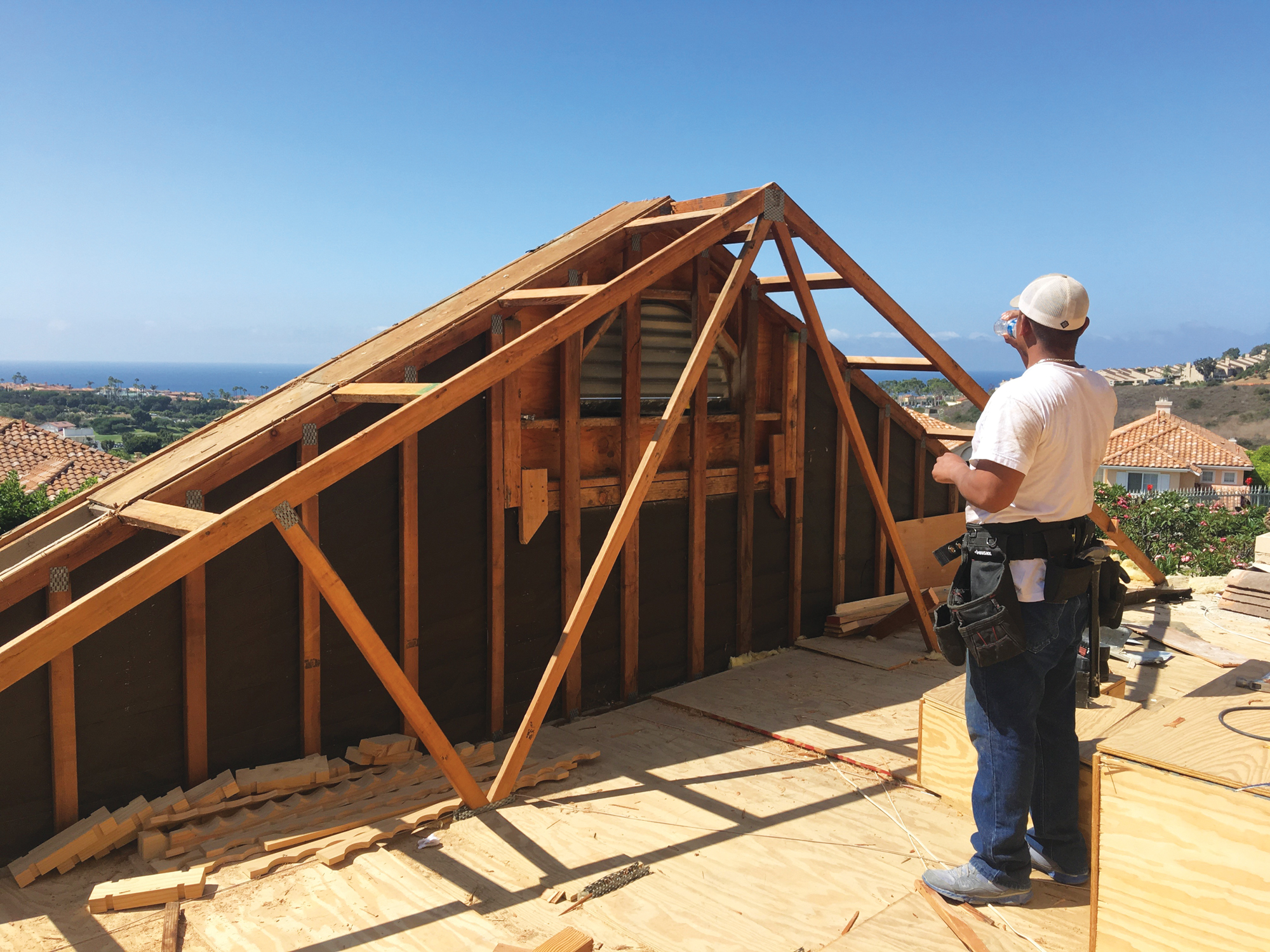 Retrofitting a Rooftop Deck to a Stucco Home