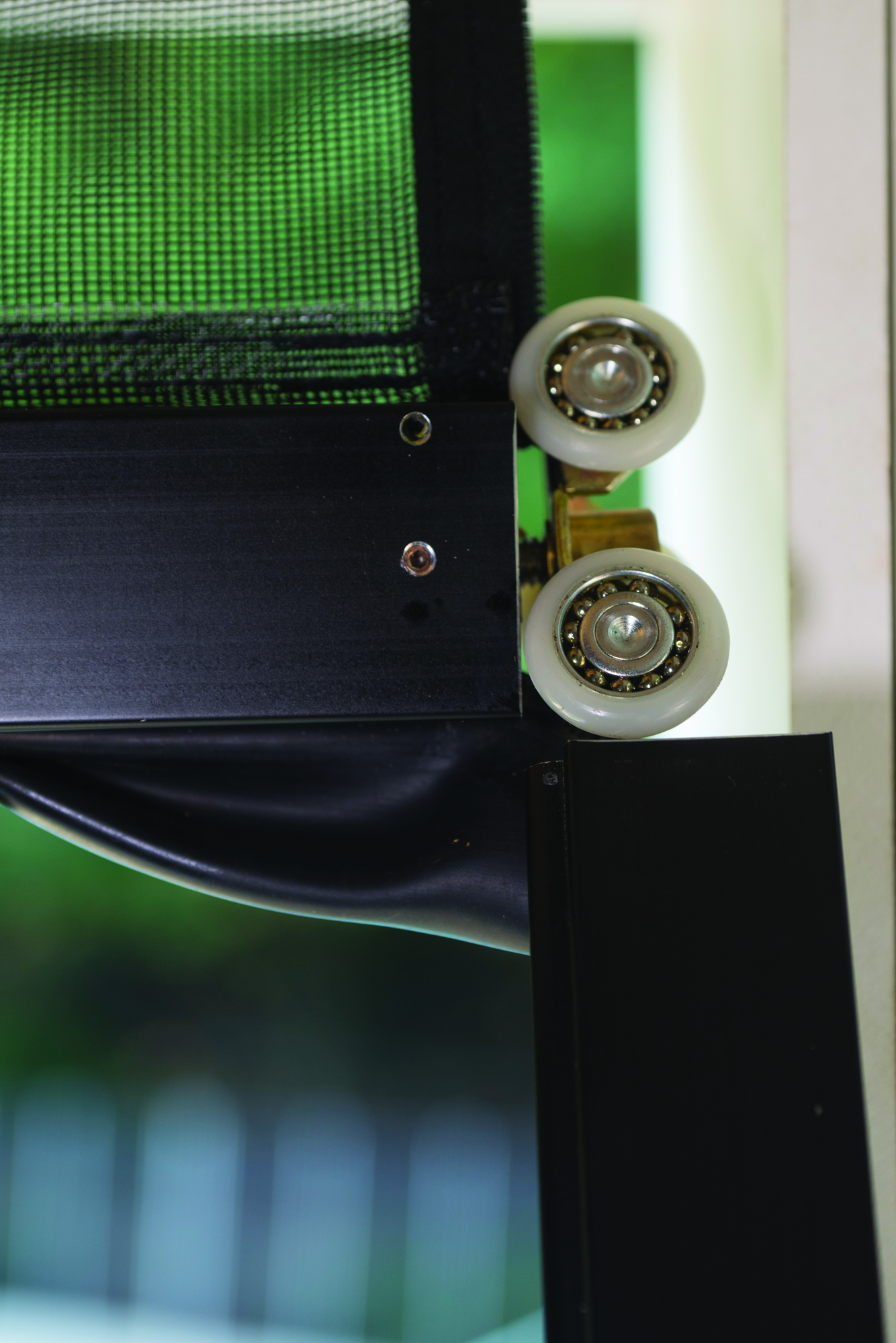 Installing Retractable Screens