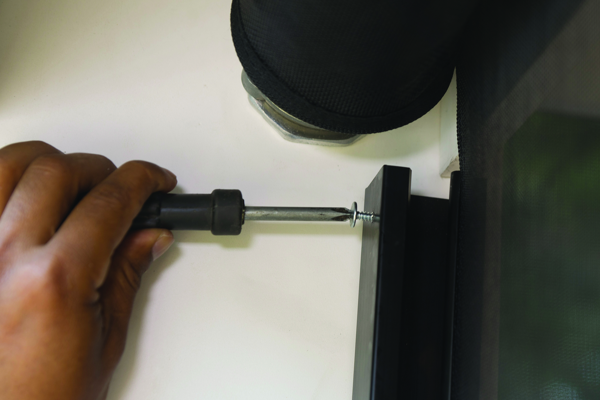 Installing Retractable Screens