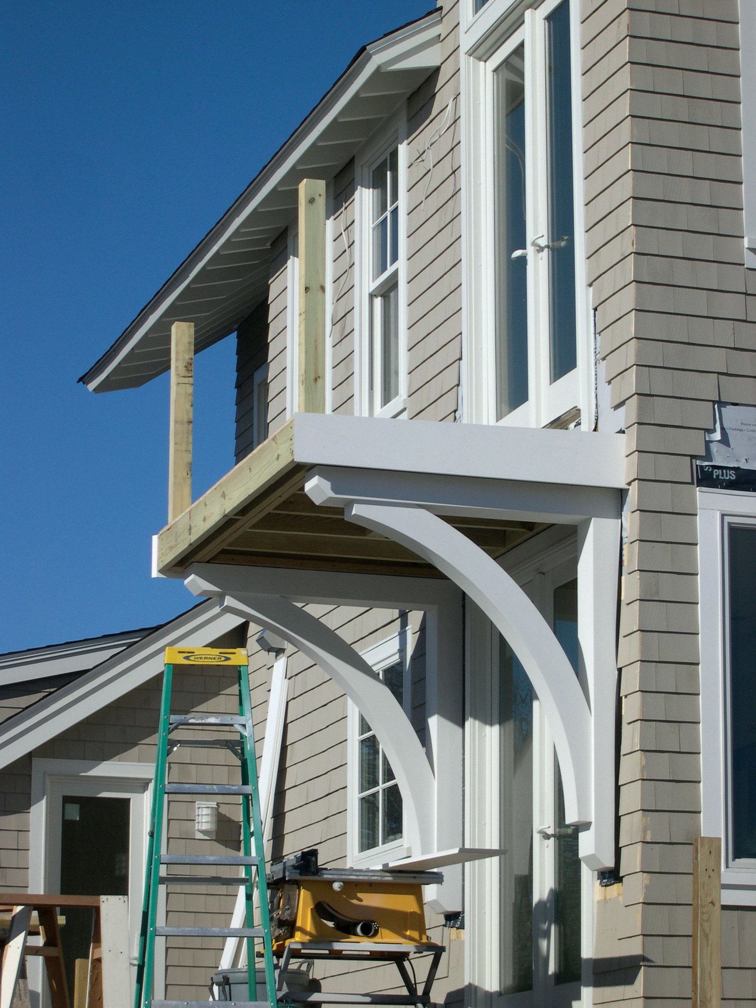 Building Structural Brackets for a Balcony Deck